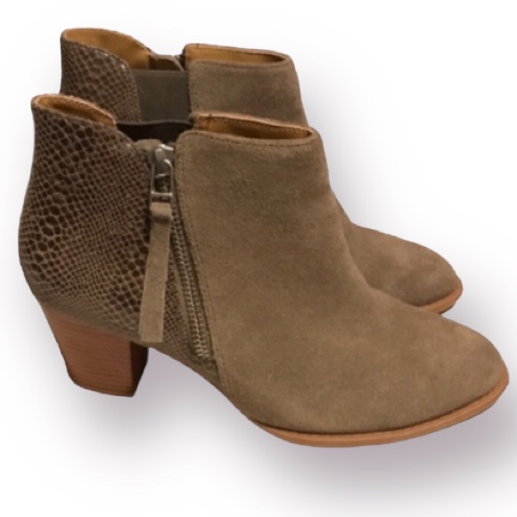 Vionic | Shoes | Vionic Suede 2 2 Faux Snake Skin Block Heel With Side ...